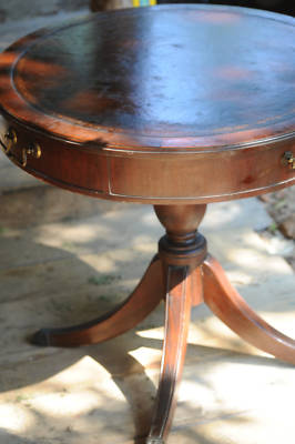 ANTIQUE BEAUTIFUL ROUND LEATHER TOP TABLE WITH DRAWER -- Antique Price ...