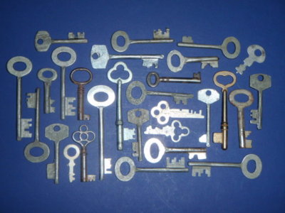 Antique Vintage old skeleton key lot furniture lock box -- Antique ...