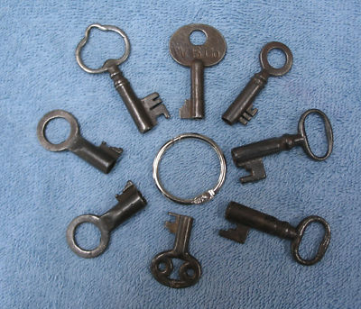 8 ANTIQUE/VINTAGE RARE"BARREL KEYS"..CHECK IT OUT..NICE -- Antique ...