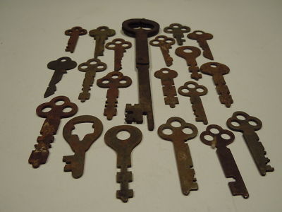 lot of 25 vintage flat keys different sizes and shapes -- Antique Price ...