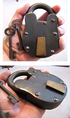 HUGE 5" Old style PADLOCK & KEYS-Civil War Pirate Slave -- Antique ...