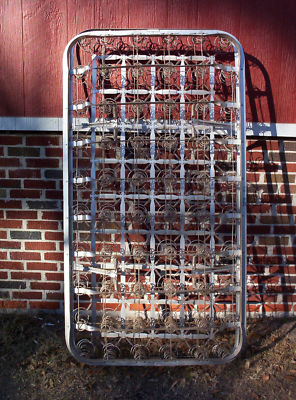 OLD VINTAGE TWIN SIZE METAL BED SPRINGS GRUNGY -- Antique Price Guide ...