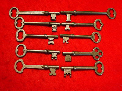 10 ANTIQUE SKELETON KEYS UNUSUAL BITS-OVER 100 YRS OLD -- Antique Price ...