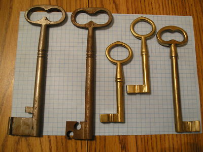 5 LARGE KEYS - REPRODUCTION GATE KEYS OR DECORATIVE -- Antique Price ...