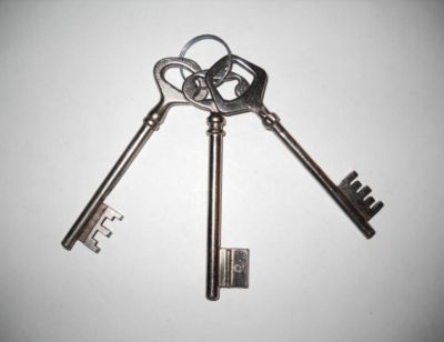 3 - OLD VINTAGE LONG KEYS FROM FRANCE -- Antique Price Guide Details Page