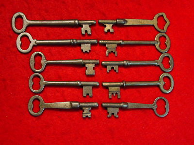 10 ANTIQUE SKELETON KEYS UNUSUAL BITS-OVER 100 YRS OLD -- Antique Price ...