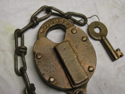 Large Antique all brass padlock w/ key works -- Antique Price Guide ...