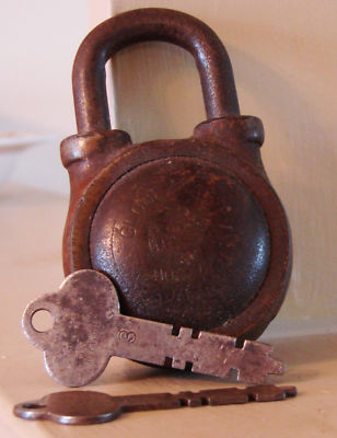 Vintage Working Globe Master Lock w/keys No. 5994, Old -- Antique Price ...