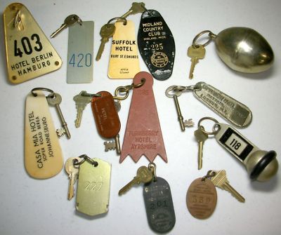 Vintage International USA Hotel Motel Keys & Keyring -- Antique Price ...