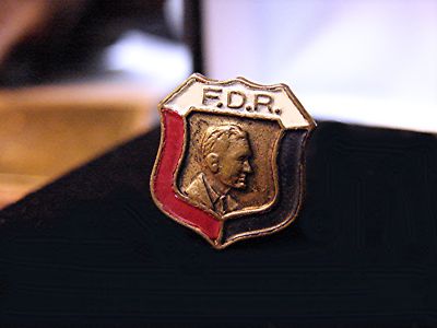1932 Rare! "F.D.R." Roosevelt Lapel Pin -- Antique Price Guide Details Page
