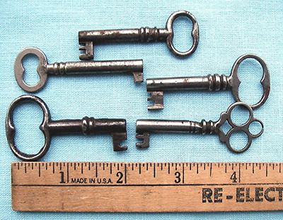 5 Early antique all different China Cabinet lock keys -- Antique Price ...