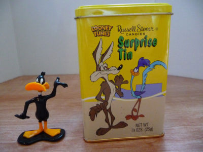 Looney Tunes, "Surprise Tin" Wile E. Coyote & Road Runner, w/original ...