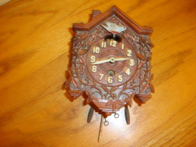 OLD UNUSUAL SIZE ORNATE LUX WATERBURY CLOCK KEY WIND BIRD CUCKOO COO ...