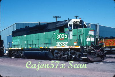 Original slide- BNSF GP40 #3025 In BN Paint -- Antique Price Guide Details Page