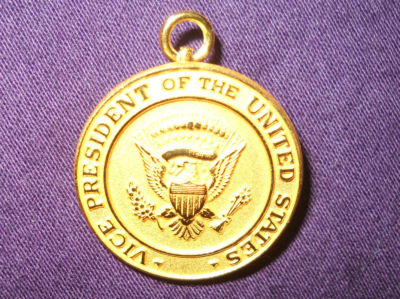 1980s George H.W. Bush Seal of the Vice President Pin Pendant ...