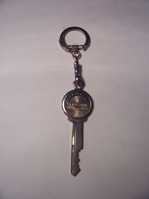 VINTAGE 1970'S CHEVROLET GOLD CREST KEY W/ORIGINAL KEYCHAIN CHEVY CHEV ...