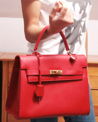 100% Genuine Italian Leather Vera Pelle Red Iconic Bag ..Key+padlock ...