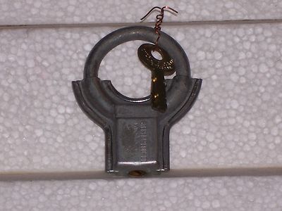 VINTAGE STERLING JUNIOR ROTARY SHACKLE NOS PADLOCK, 2 ORIGINAL KEYS ...