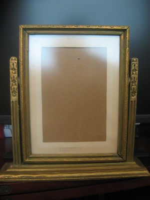 VINTAGE WOODEN STANDING PICTURE FRAME -- Antique Price Guide Details Page