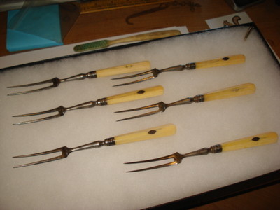 PRIMITIVES SET OF 6 OXE BONE WITH SILVER INLAY 18TH CENTURY TWO TINE FORKS NICE -- Antique Price ...