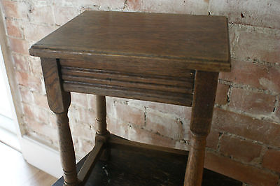 SMALL VINTAGE OAK OCASSIONAL TABLE -- Antique Price Guide Details Page