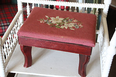 ANTIQUE NEEDLEPOINT FOOT STOOL #1 FLORAL DESIGN ON ROSE NEEDLEPOINT ...