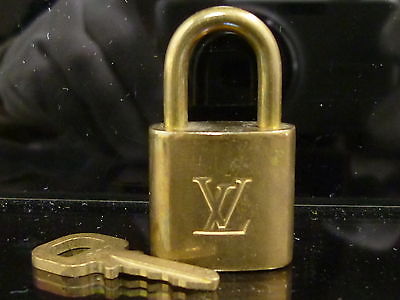 100% Authentic LOUIS VUITTON Lock Gold Tone Padlock Key Set P106 ...