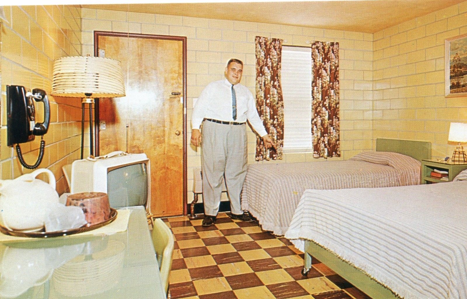 Indianapolis Indiana postcard, Del-Ray Motel, Route 40, interior of ...