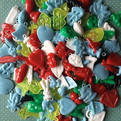 LOT OF 125 VINTAGE PLASTIC CRACKER JACK PRIZES TOYS GUMBALL CHARMS NEW ...