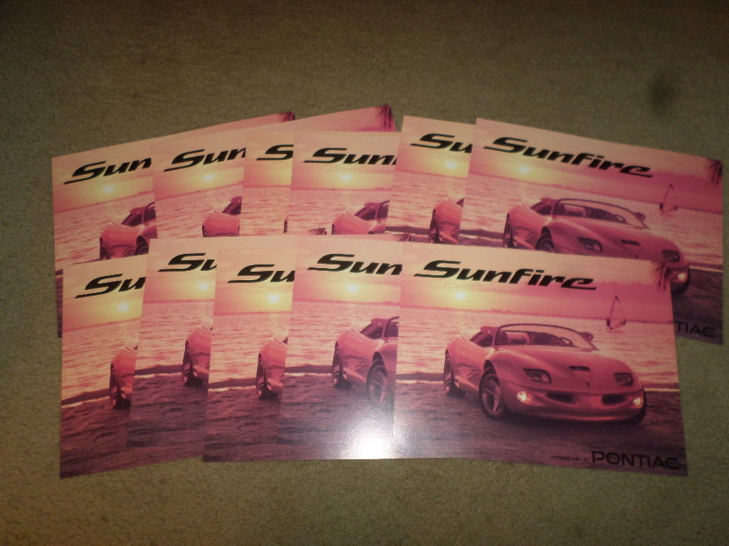 LOT 11 Pontiac "Sunfire Mango Speedster Concept Car" Car Dealer Sales ...