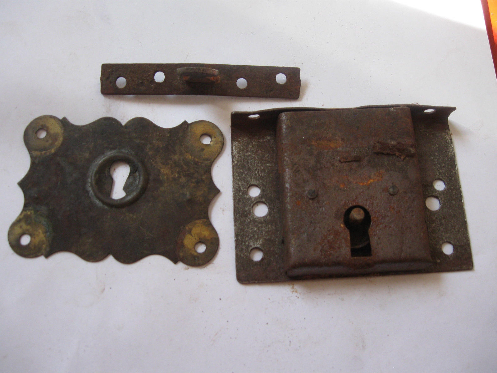 ANTIQUE STEAMER TRUNK TRIM PARTS JENNY LIND STYLE LOCK -- Antique Price ...