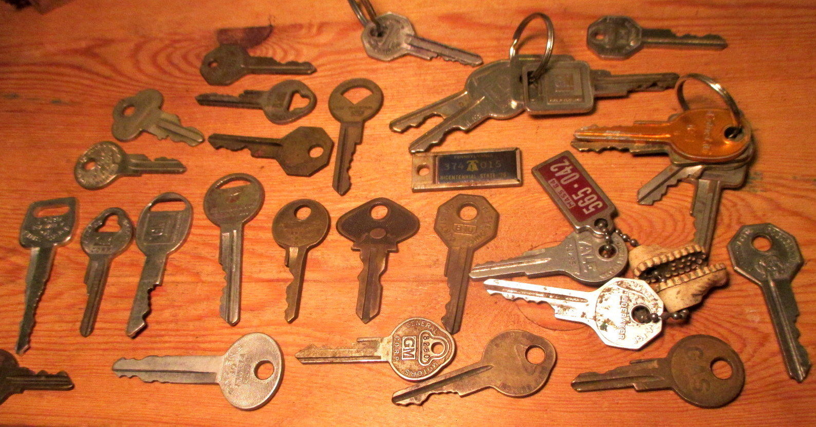 Lot of Vintage Car Keys Ford Studebaker GM Old Car Key -- Antique Price ...