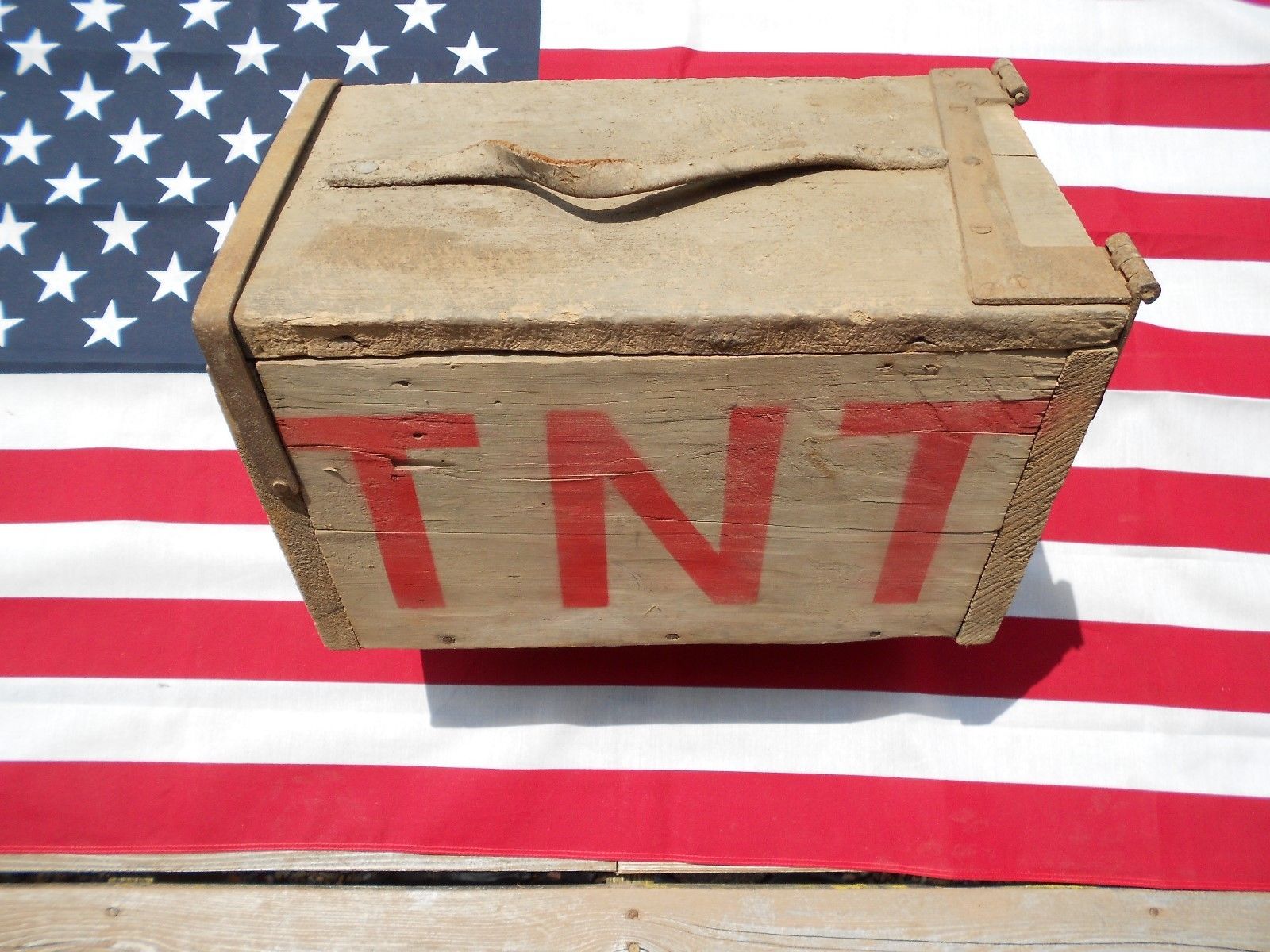 ANTIQUE WOODEN EXPLOSIVES BOX W Blasting Instructions Fuse Tools TNT ANTIQUE WOODEN EXPLOSIVES BOX W Blasting Instructions Fuse Tools TNT