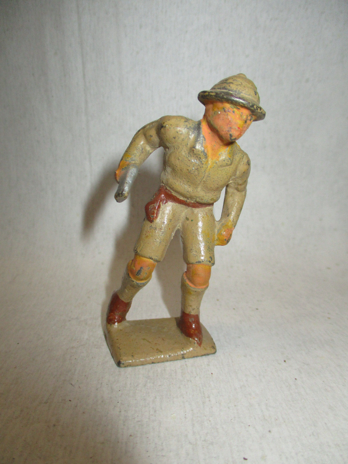 VINTAGE LEAD DIMSTORE FIGURE Desert Soldier PISTOL Shorts E926 JC ... VINTAGE LEAD DIMSTORE FIGURE Desert Soldier PISTOL Shorts E926 JC ...
