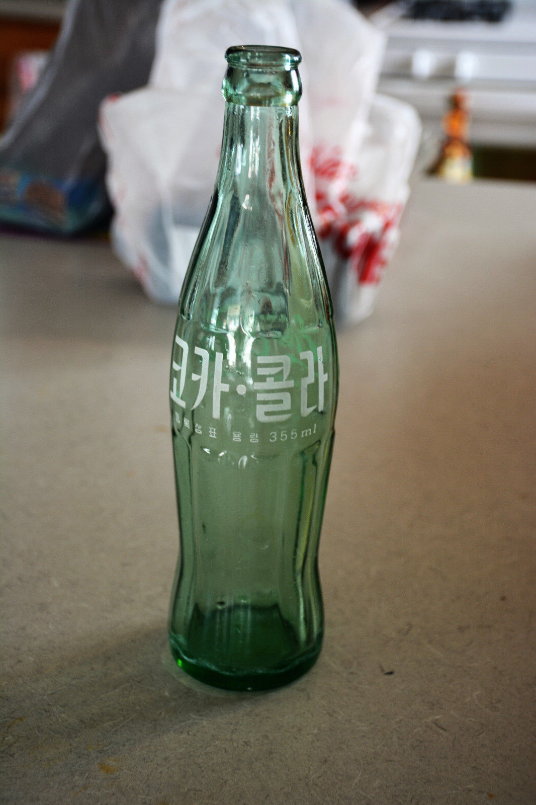 VINTAGE KOREA KOREAN COCA COLA COKE GLASS BOTTLE 355ML WOW Antique VINTAGE KOREA KOREAN COCA COLA COKE GLASS BOTTLE 355ML WOW Antique