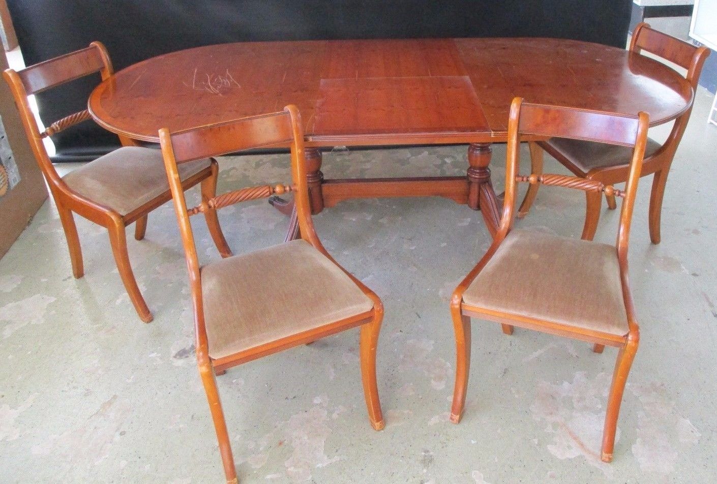 VINTAGE SOLID MAPLE DINING ROOM TABLE & 4 CHAIRS HIDDEN LEAF CLAW FEET ...