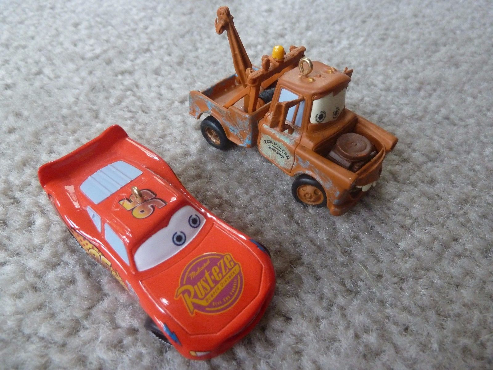 2006 Hallmark Keepsake Disney Pixar Cars Lightning McQueen & Mater ... 2006 Hallmark Keepsake Disney Pixar Cars Lightning McQueen & Mater ...