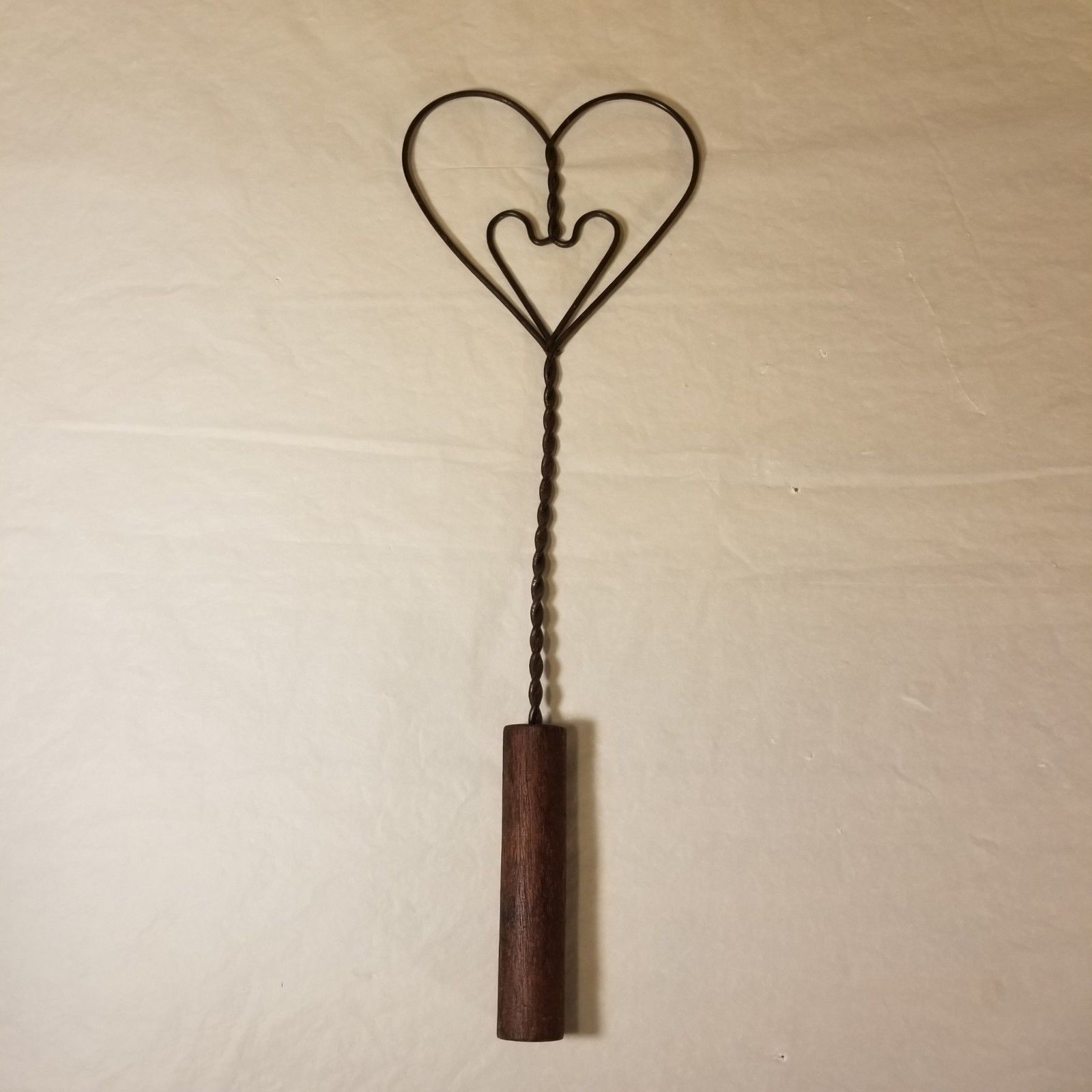 Vintage Double Heart Rug Beater Twisted Metal Wire with Wood Handle ...