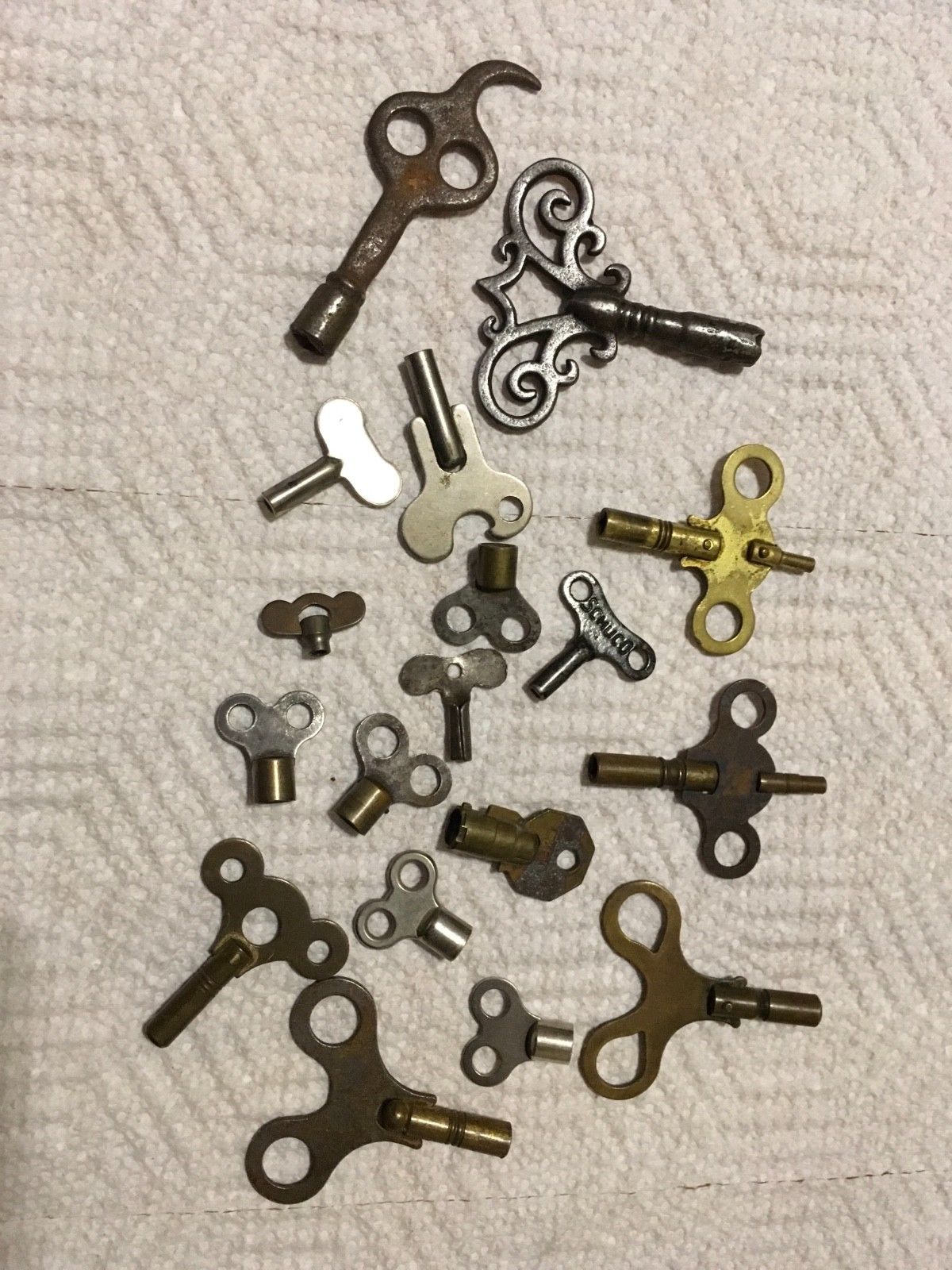 Lot of 18 Vintage Antique Clock Keys One Brass -- Antique Price Guide ...
