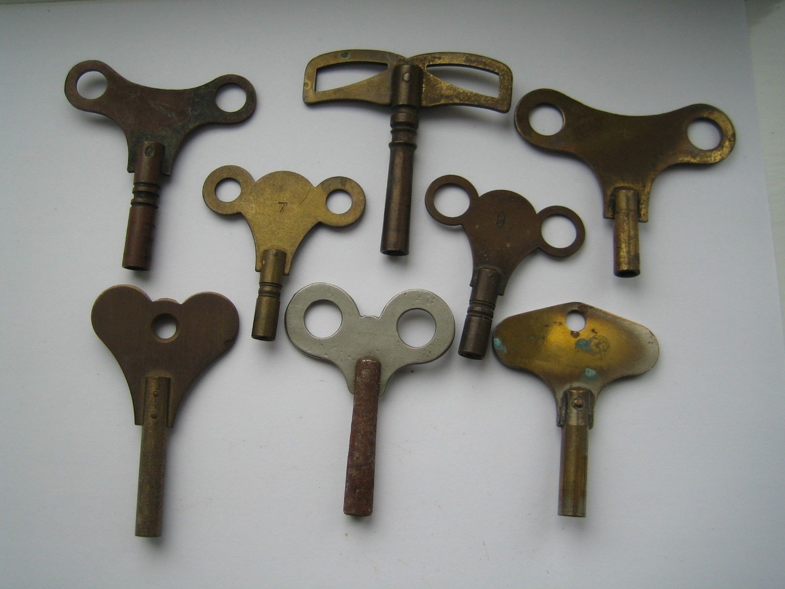 Vintage/Antique Clock Winding Keys -- Antique Price Guide Details Page
