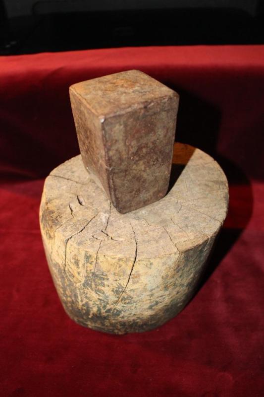 Rare Antique Stump Anvil With Original Stump ~~ VERY COOL PIECE ...