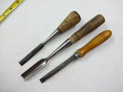 3 VINTAGE ANTIQUE CARPENTER CHISELS & GOUGE CABINET MAKER CARVER VERY ...