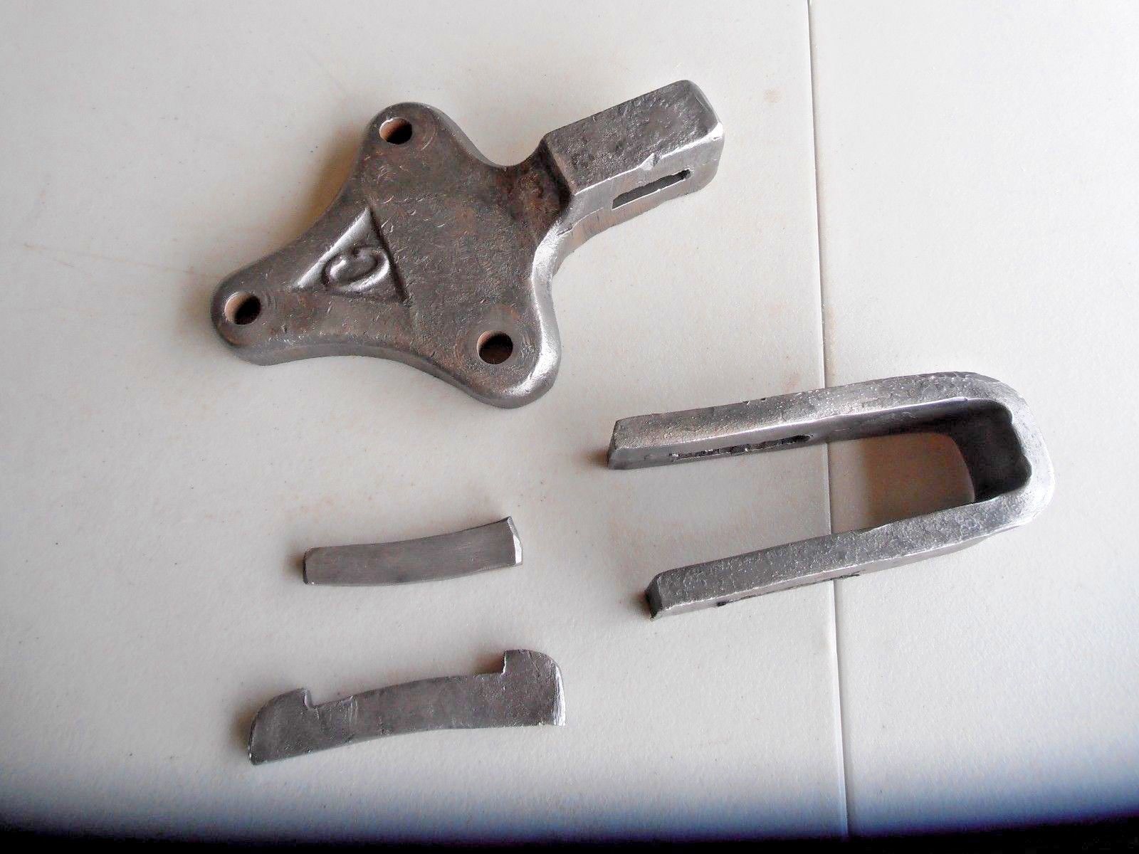 Vintage Original Iron Columbian #2 Leg Vise Mounting Bracket, U Bolt ...
