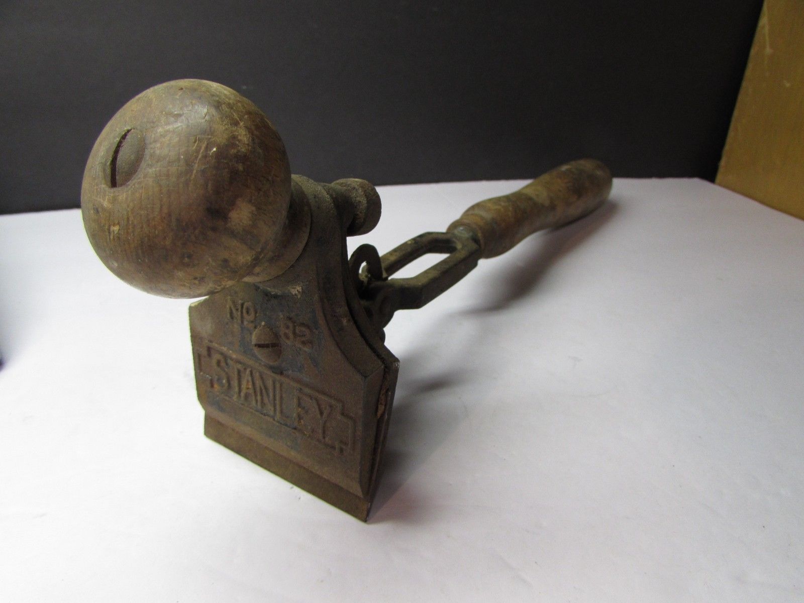VINTAGE STANLEY TOOL SCRAPER #82 -- Antique Price Guide Details Page