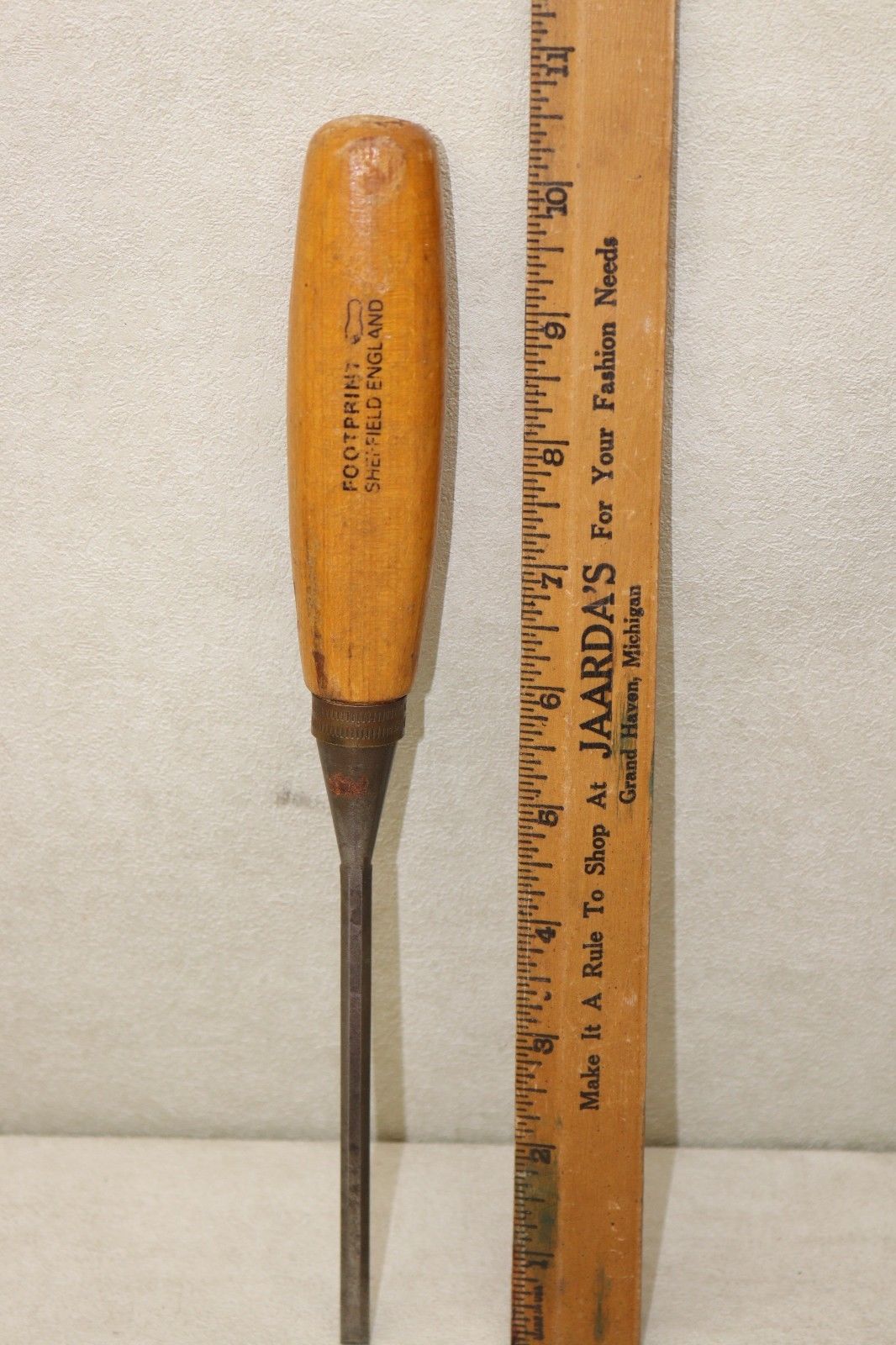 OLD WOODWORKING TOOLS VINTAGE FOOTPRINT 1/4" WOOD CARVING CHISEL ...