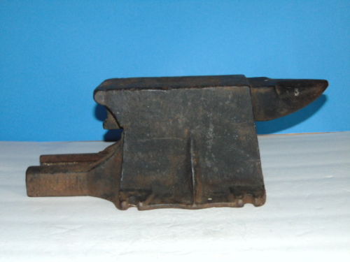 Antique 20LB. Cast Iron ANVIL Blacksmith Work Bench Mounting Holes ...