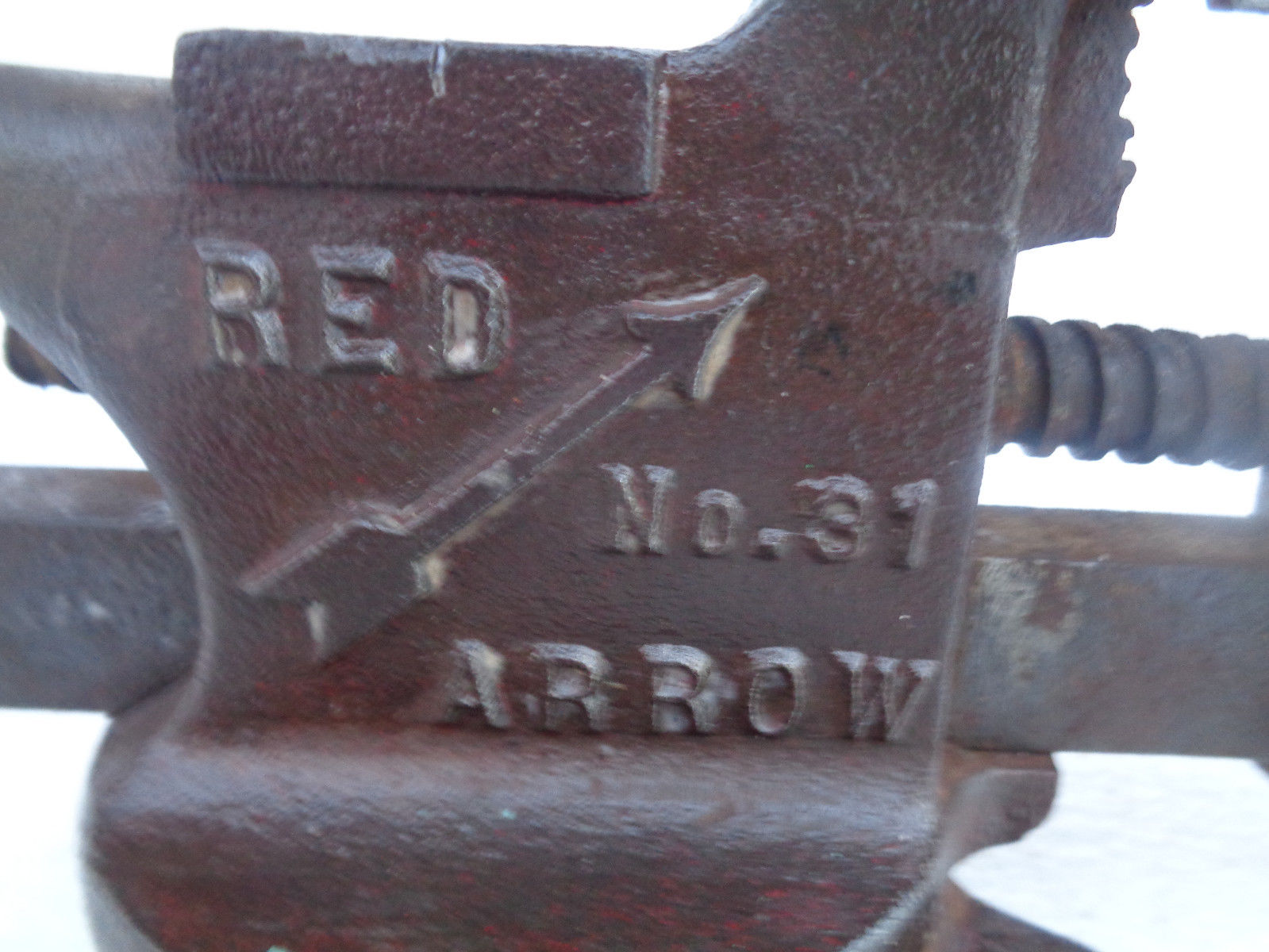 vintage RED ARROW NO 61 bench vise with pipe jaws old tool -- Antique ...