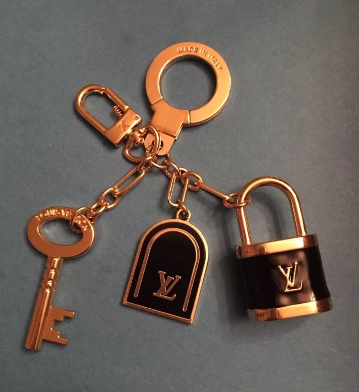 LOUIS VUITTON Padlock And Key Bag Charm Black And Gold -- Antique Price ...