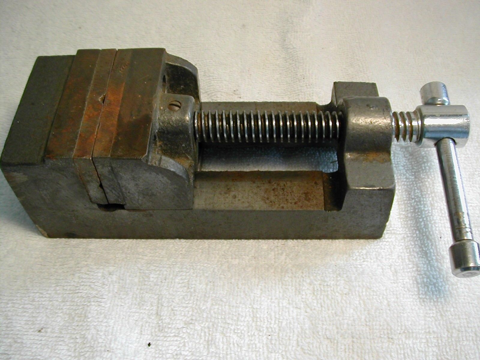 Machinist Vise,2-1/2" Jaws, Capacity,2-3/8" Tall X 7-1/2" Long ...