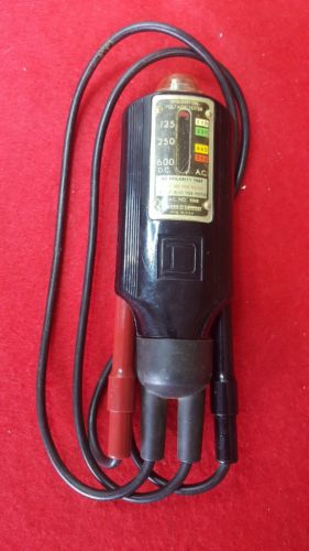 VINTAGE SQUARE D WIGGINTON VOLTAGE TESTER. No. 5008. DC POLARITY TEST ...